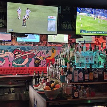 GRAILS MIAMI - RESTAURANT & SPORTS BAR - Updated October 2025 - 1445 ...