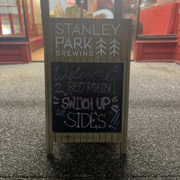 RED ROBIN GOURMET BURGERS AND BREWS - Updated January 2026 - 208 Photos ...