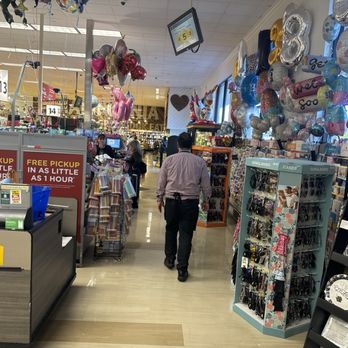 RALPHS - Updated May 2025 - 233 Photos & 266 Reviews - 17840 Ventura ...