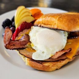 LILY AND LIAM BISTRO - Updated July 2025 - 386 Photos & 320 Reviews ...