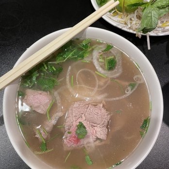 PHO PLUS - Updated September 2025 - 139 Photos & 174 Reviews - 68 W Ctr ...