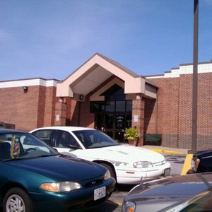 JOHNSON COUNTY LIBRARY - SHAWNEE - Updated December 2025 - 10 Photos ...