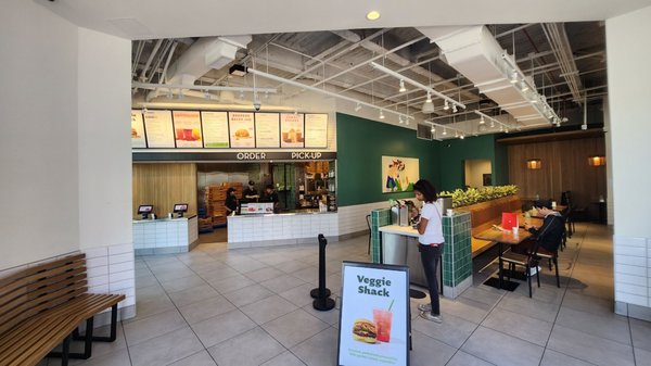 SHAKE SHACK IRVINE SPECTRUM - Updated December 2024 - 394 Photos & 287 ...