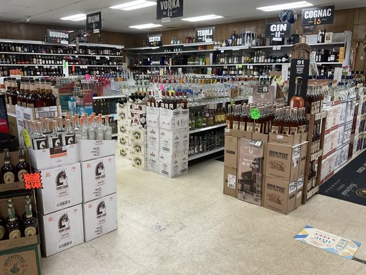 LITTLE FIVE POINTS PACKAGE STORE - Updated December 2025 - 20 Reviews ...