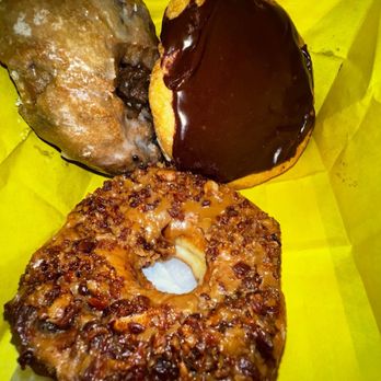 FLANDERS DONUT & BAKE SHOP - Updated October 2025 - 128 Photos & 177 ...