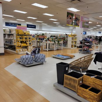 MARSHALLS - Updated November 2025 - 74 Photos & 90 Reviews - 600 N ...