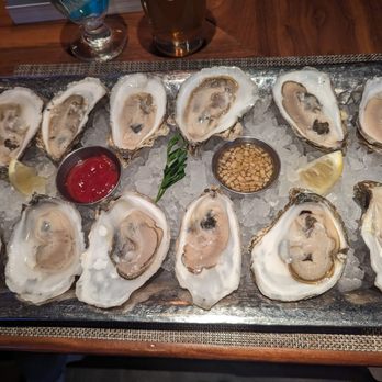 FIN POINT OYSTER BAR & GRILL - 675 Photos & 509 Reviews - 89 Broad St ...