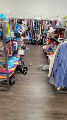 GOODWILL STORE & DONATION CENTER - Updated January 2026 - 32 Photos ...