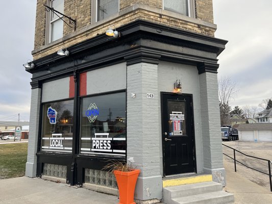 LOCAL PRESS BURGER BAR - Updated June 2024 - 29 Photos - 143 Main St ...