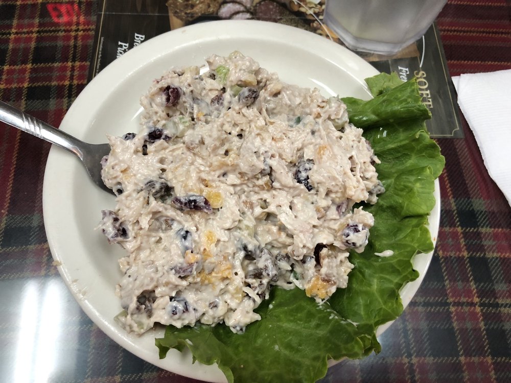 HIGHLAND DELI & GRILL - 42 Photos & 71 Reviews - 402 Adamson Sq ...