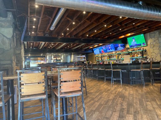 WIZE GUYS BISTRO - Updated July 2024 - 42 Photos & 24 Reviews - 26123 Huron River Dr, Flat Rock ...