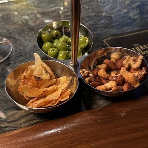 THE STREET BAR - 48 Photos & 26 Reviews - 15 Arlington St, Boston ...