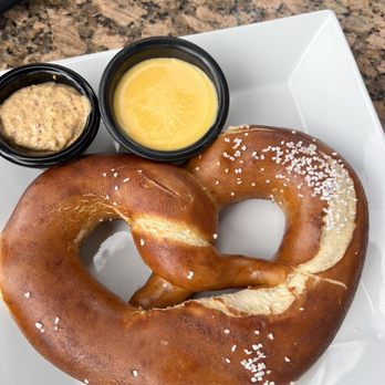 MOERLEIN LAGER HOUSE - 1257 Photos & 1121 Reviews - 115 Joe Nuxhall Way ...