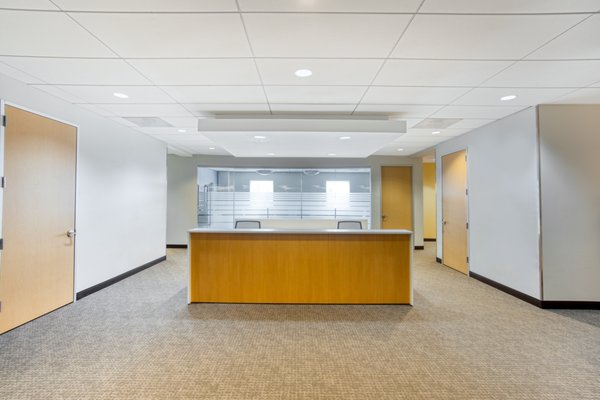 REGUS ILLINOIS PARK RIDGE PLAZA - Updated August 2025 - 350 S Northwest ...