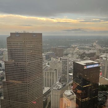 THE SUN DIAL RESTAURANT, BAR & VIEW - Updated July 2024 - 2009 Photos ...