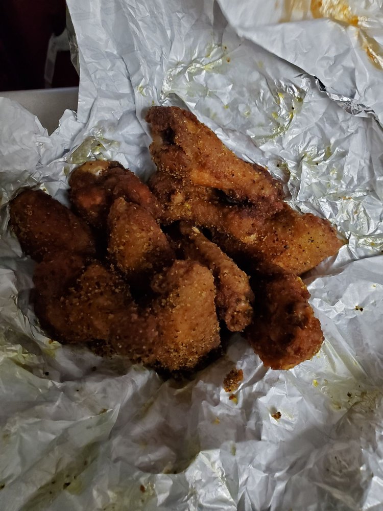 WINGS & THINGS - Updated September 2025 - 720 Spadina Avenue, Toronto ...