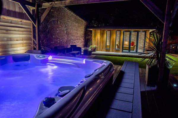 POOLMART & SPAS - 17 Photos - 6581 Dixie Hwy, Clarkston, Michigan - Hot ...