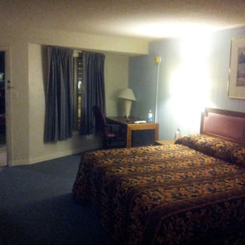 ROYAL INN - Updated October 2025 - 20 Photos & 32 Reviews - 1829 S ...