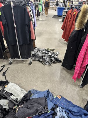 GOODWILL STORE & DONATION CENTER - Updated November 2025 - 67 Photos ...