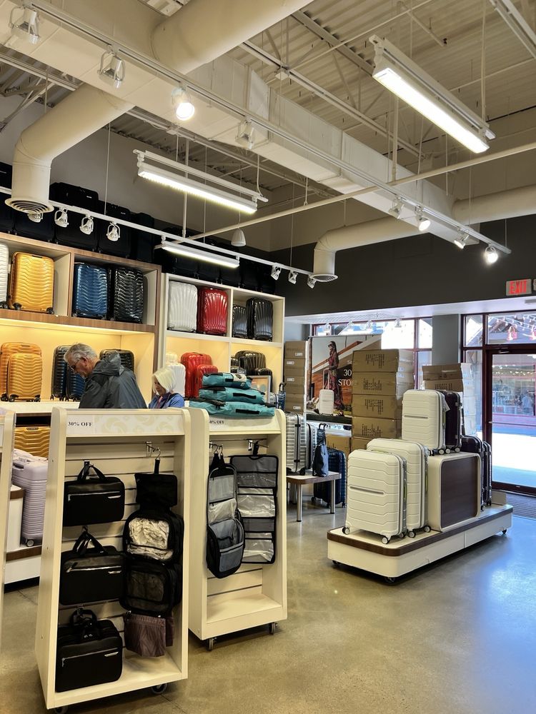 SAMSONITE OUTLET - Updated October 2025 - 16 Photos & 15 Reviews - 5050 ...