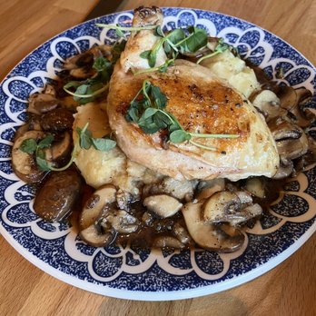 LUXE BISTRO - Updated January 2026 - 135 Photos & 105 Reviews - 47 York ...