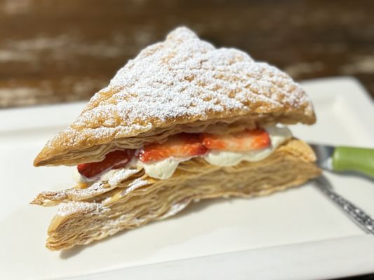 TINY PYRAMID - Updated December 2025 - 3558 Photos & 520 Reviews - 560 ...