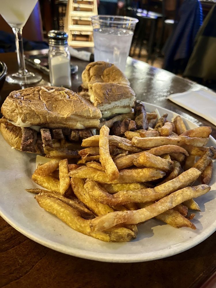 DAILY BAR & GRILL - Updated January 2026 - 85 Photos & 481 Reviews ...