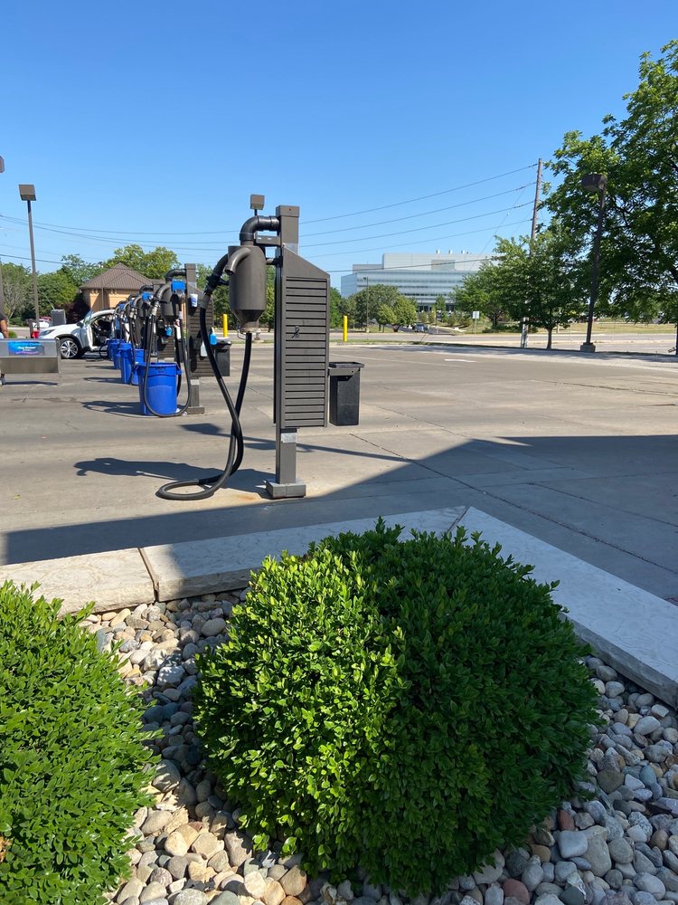 WATERWAY CARWASH - Updated January 2025 - 33 Reviews - 15606 Olive Blvd ...