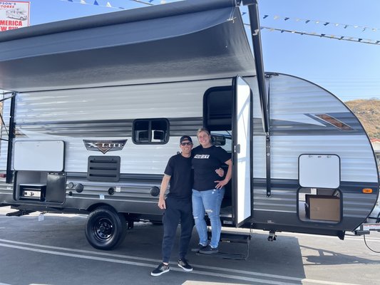 MIKE THOMPSON’S RV SUPER STORE - Updated December 2025 - 121 Photos ...