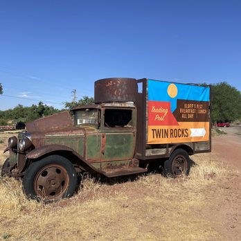 TWIN ROCKS CAFE - Updated October 2024 - 275 Photos & 251 Reviews - 913 ...