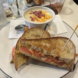 NIAGARA FALLS CAT CAFE - Updated April 2025 - 17 Photos - 4529 Queen ...