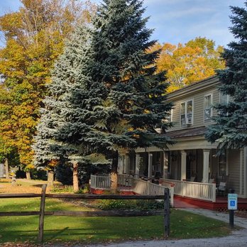 WAYBURY INN - Updated October 2025 - 54 Photos & 47 Reviews - 457 E ...