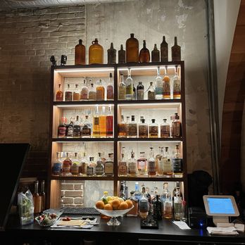 FOUR HUMOURS - Updated June 2025 - 143 Photos & 65 Reviews - 1712 N ...