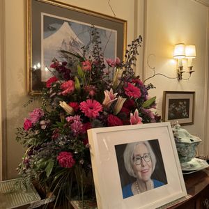 DUPONT FUNERAL HOME - Updated October 2025 - 18 Photos - 25 Bellevue ...