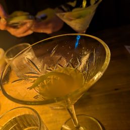 THE RABBIT HOLE - Updated December 2025 - 46 Photos & 40 Reviews - 208 ...