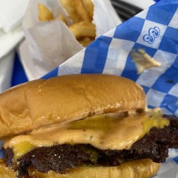 BURGER BODEGA - Updated December 2025 - 1004 Photos & 550 Reviews ...