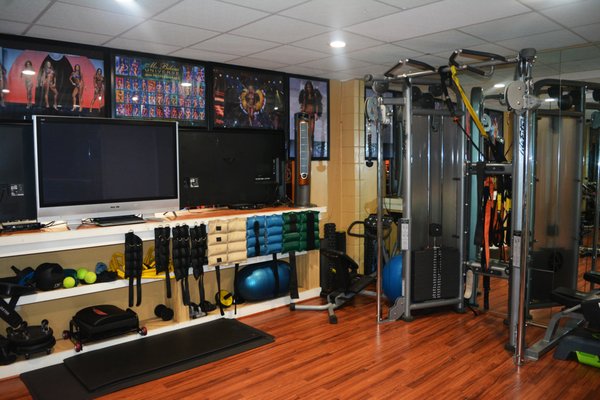 OPTIMUM GYM - Updated September 2025 - 22 Photos & 27 Reviews - 3020 W ...