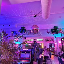 ELECTRIC DINER - Updated April 2026 - 54 Photos & 25 Reviews - 96 ...