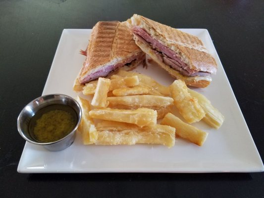 SABOR CUBARICAN CUISINE FOOD TRUCK - 45 Photos & 11 Reviews ...