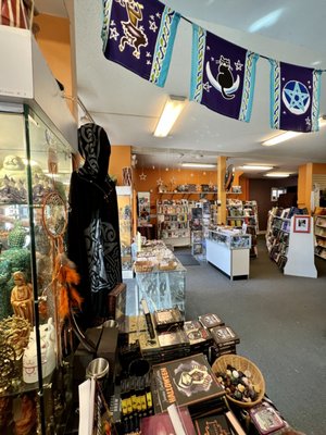 PYRAMID BOOKS - Updated December 2025 - 15 Photos & 52 Reviews - 214 ...