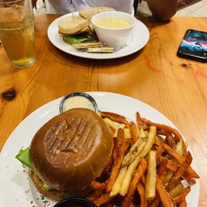 FOJ AN EATERY - 131 Photos & 105 Reviews - Sandwiches - 4123 Forsyth Rd ...