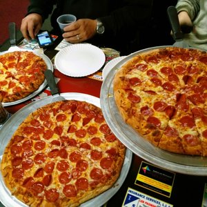 PASSALINQUA’S PIZZERIA - 2319 West 38th St, Erie, Pennsylvania - Pizza ...