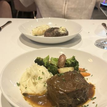 CAPS SUPPER CLUB & BAR - Updated June 2024 - 152 Photos & 74 Reviews ...