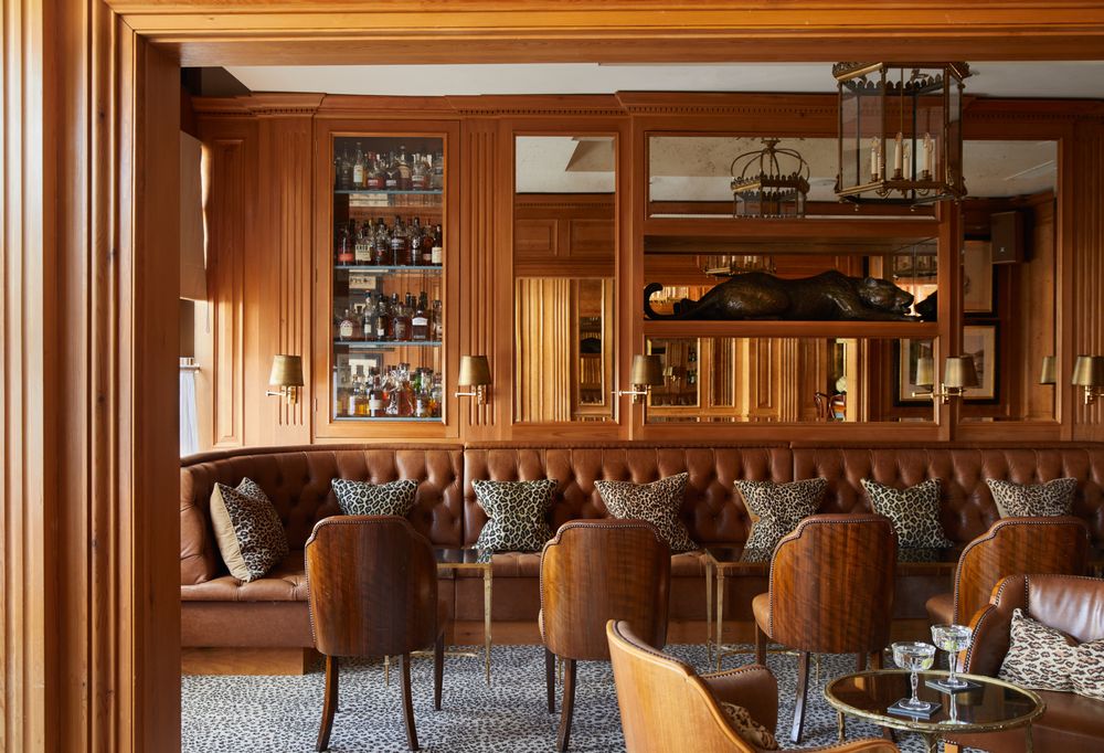 THE LEOPARD BAR - Updated July 2024 - 12 Photos - 39 Buckingham Palace ...