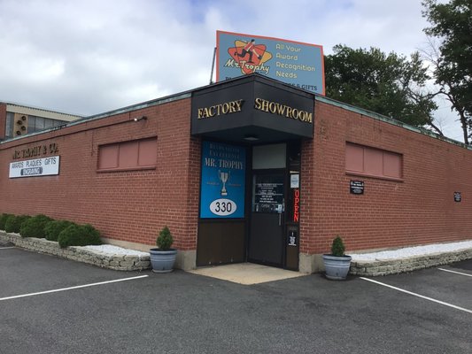 MR TROPHY - Updated October 2025 - 32 Photos & 18 Reviews - 330 Locust ...