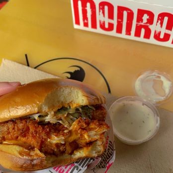 MONROE’S HOT CHICKEN - 739 Photos & 737 Reviews - 45 W Jefferson St ...