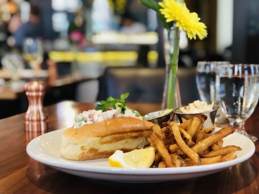 FIN POINT OYSTER BAR & GRILL - 616 Photos & 468 Reviews - 89 Broad St ...