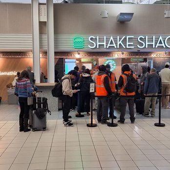 SHAKE SHACK - Updated October 2025 - 15 Photos - 10701 Lambert ...