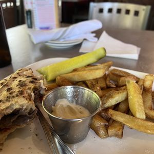 GRILLE ON MAIN RESTAURANT & BAR - Updated September 2025 - 39 Photos ...