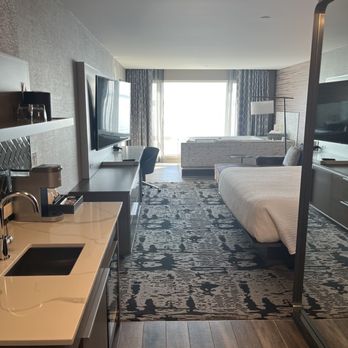 SILVER CLOUD HOTEL TACOMA POINT RUSTON WATERFRONT - Updated October ...